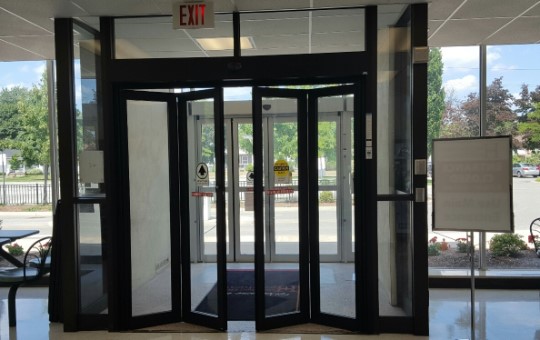 4500 Series Automatic Bi-Fold Doors